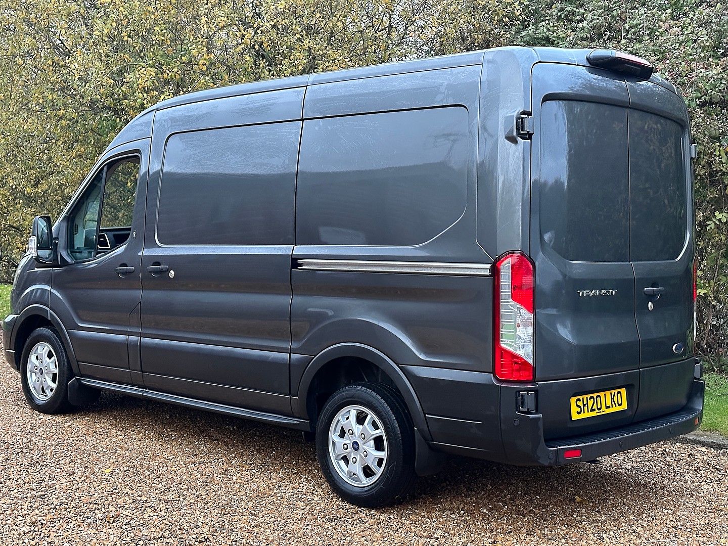 FORD Transit 2.0TDCI 130PS Auto 310 L2H2 Limited FWD (2020) | Berkshire ...